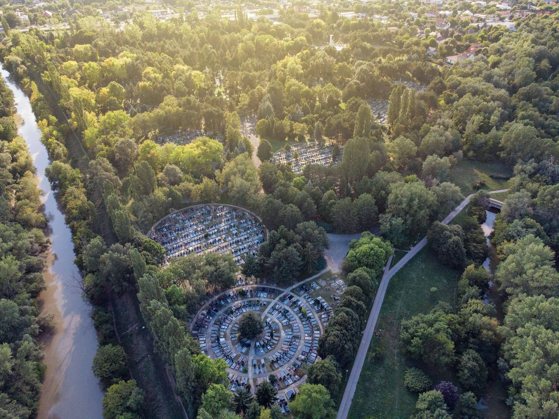 Cintorín Vrakuňa – Marianum